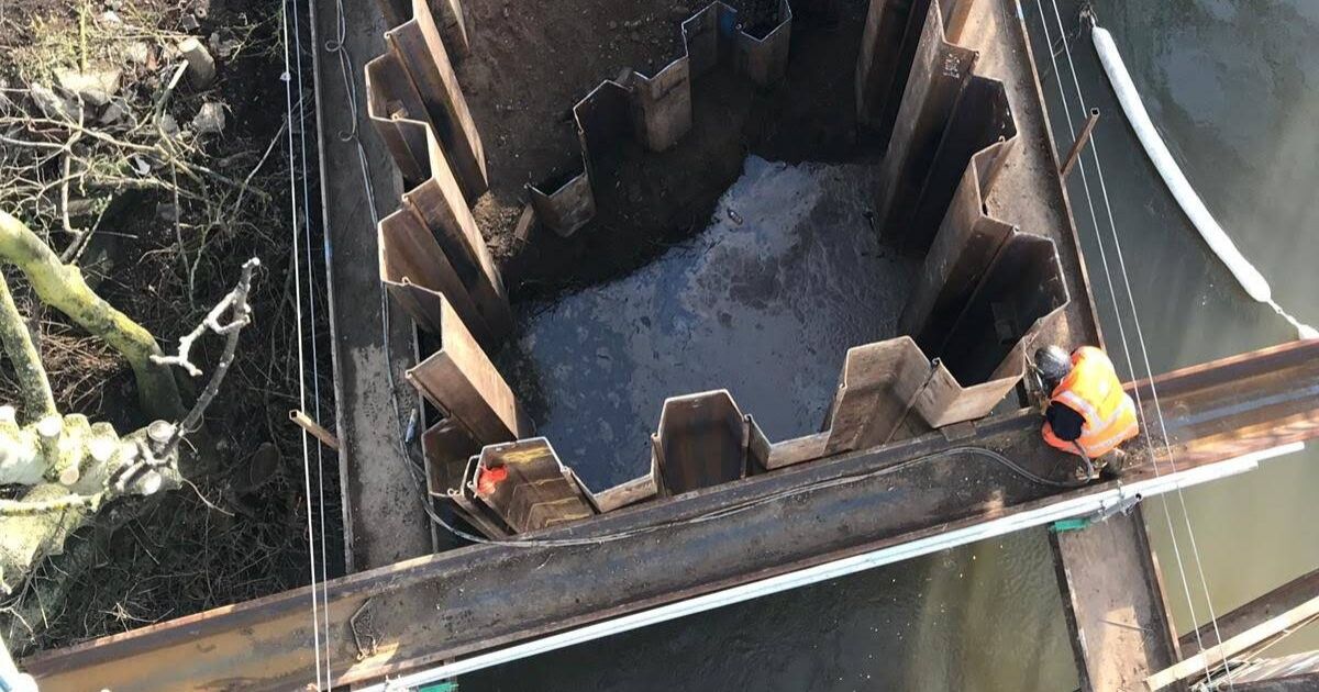Cofferdam Installation - Aarsleff